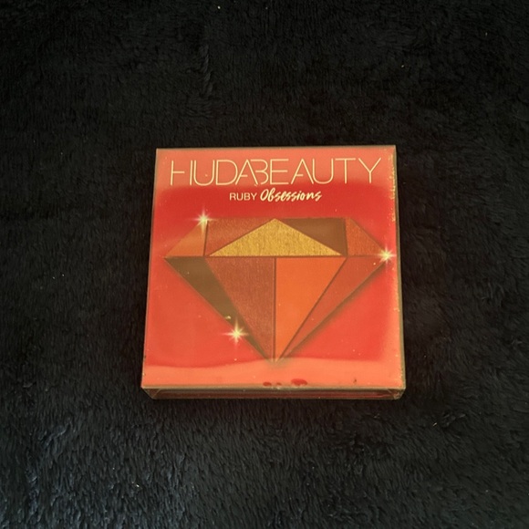 HUDA BEAUTY | Makeup | Huda Beauty Ruby Obsessions Eyeshadow Palette ...